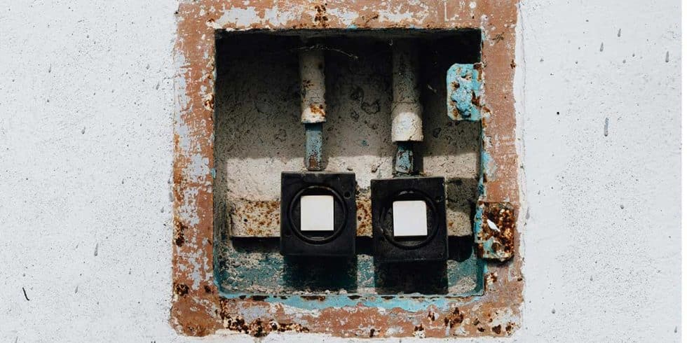 What are Ungrounded Outlets? | Expert Electric